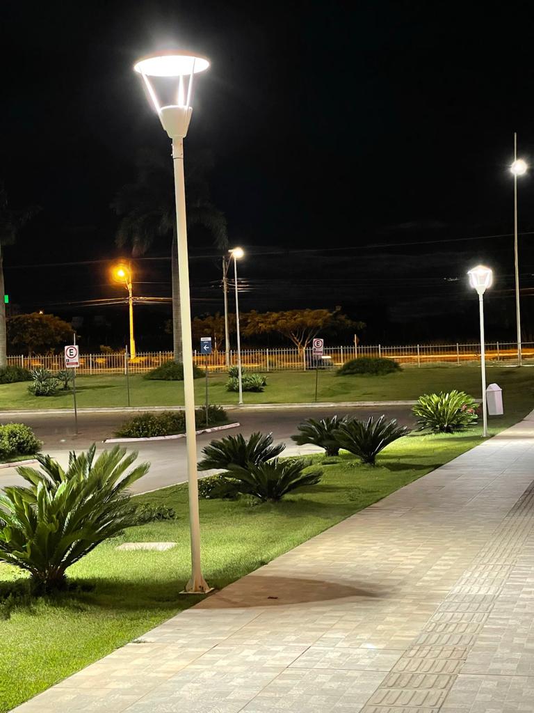 Poste de Iluminação Pública Viária - Fabricação - Embras Iluminação